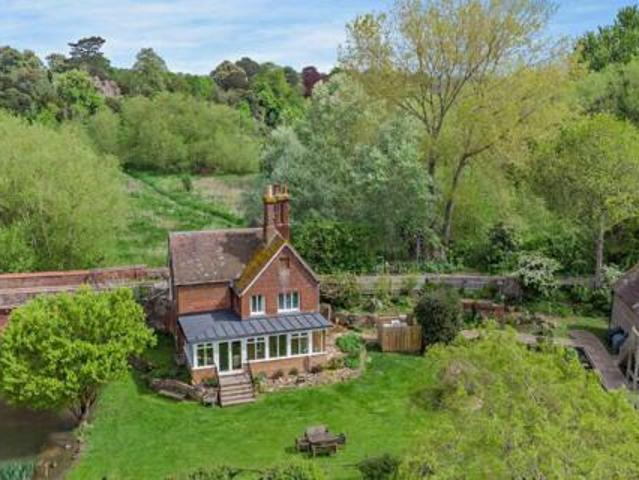 2 Bedroom Detached House For Sale In Abingdon