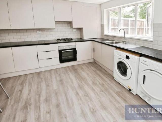 2 bedroom detached house for sale in Beech Drive, Leicester, LE3