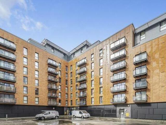 2 Bedroom Detached House For Sale In Berkshire