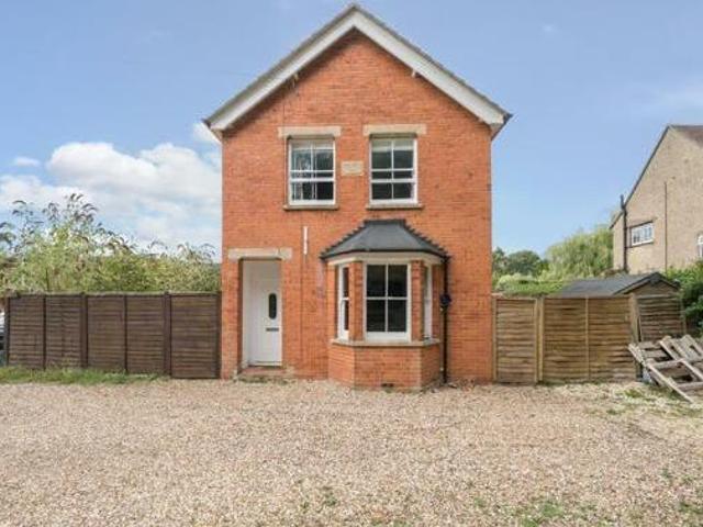 2 Bedroom Detached House For Sale In Berkshire