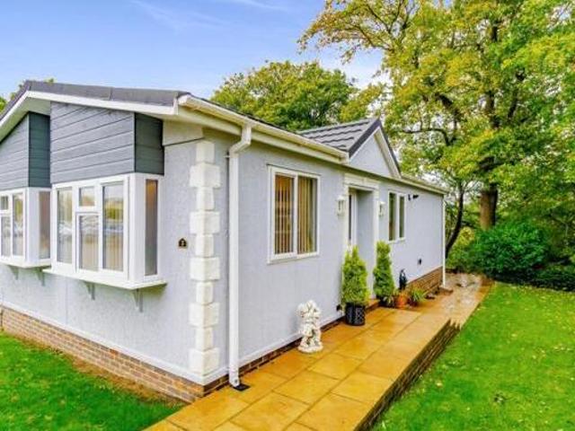 2 Bedroom Detached House For Sale In Berrys Green, Westerham