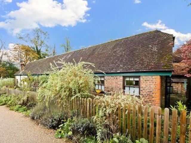 2 Bedroom Detached House For Sale In Billingshurst