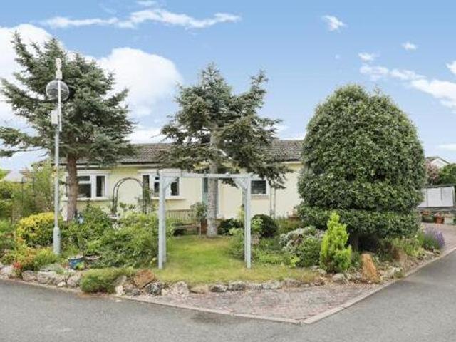 2 Bedroom Detached House For Sale In Broadway