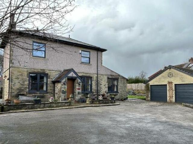 2 Bedroom Detached House For Sale In Brookroyd Avenue