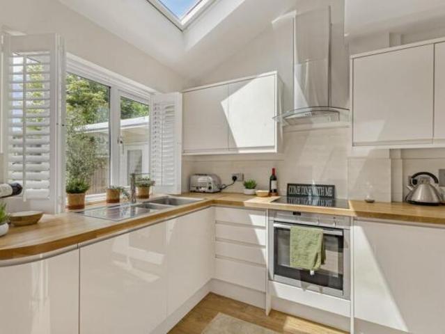2 bedroom detached house for sale in Gordon Road, Leckhampton, Cheltenham, GL53