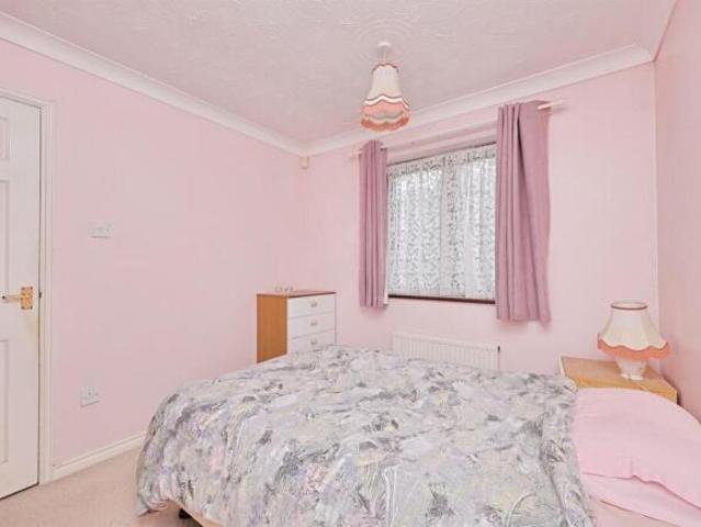 2 bedroom detached house for sale in Glenda Road, Norwich, NR5