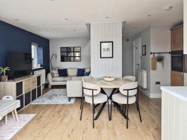 2 bedroom detached house for sale in Grange Lane, Maidstone, ME14