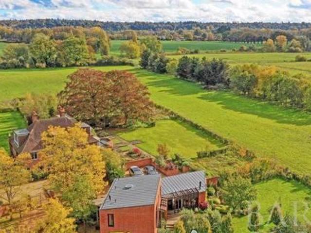 2 bedroom detached house for sale in Great Danes SL6