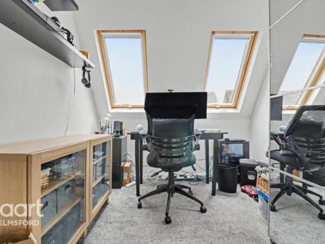 2 bedroom detached house for sale in Downsway, Chelmsford, CM1