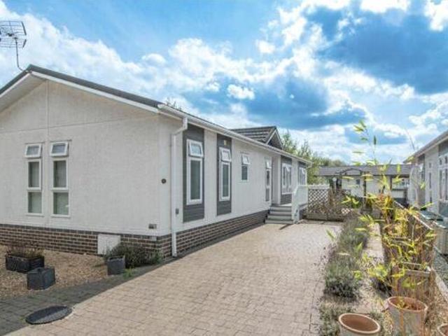 2 Bedroom Detached House For Sale In Evesham, Warwickshire
