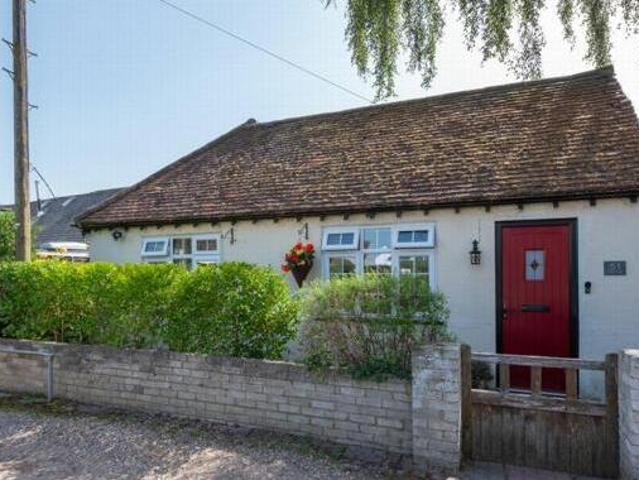 2 Bedroom Detached House For Sale In Farnborough