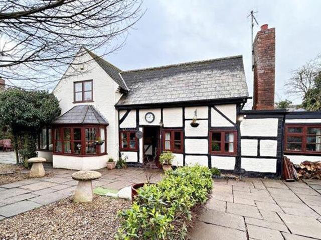 2 Bedroom Detached House For Sale In Hawbridge