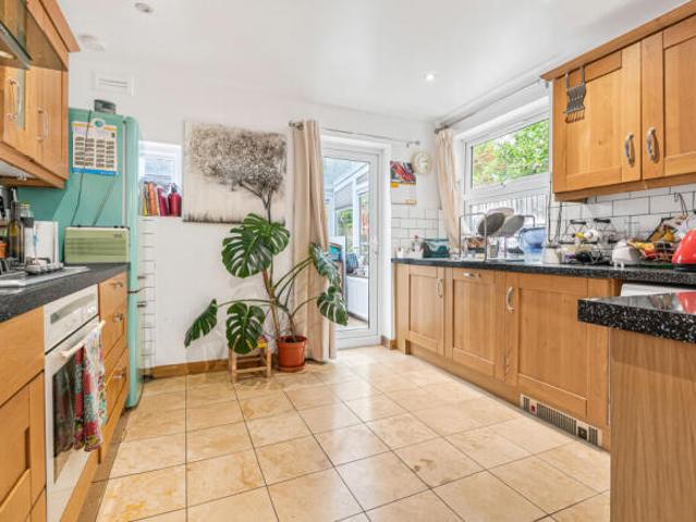 2 bedroom detached house for sale in Highfield Road, Sandridge, St. Albans, AL4