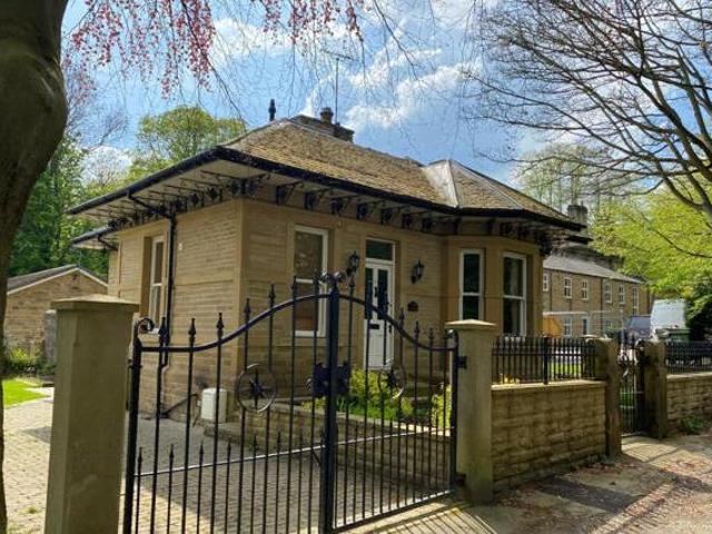 2 Bedroom Detached House For Sale In Huddersfield
