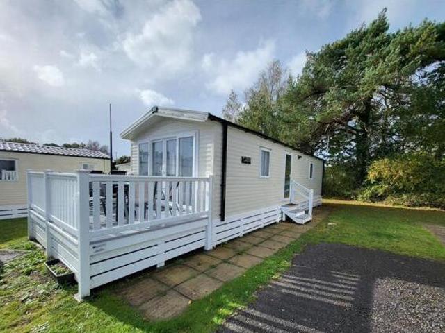 2 Bedroom Detached House For Sale In Oakdene Forest Park, Ringwood