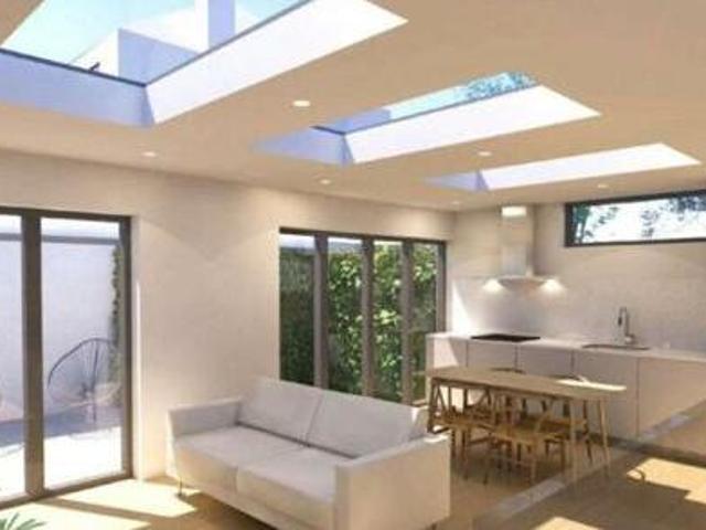 2 Bedroom Detached House For Sale In London