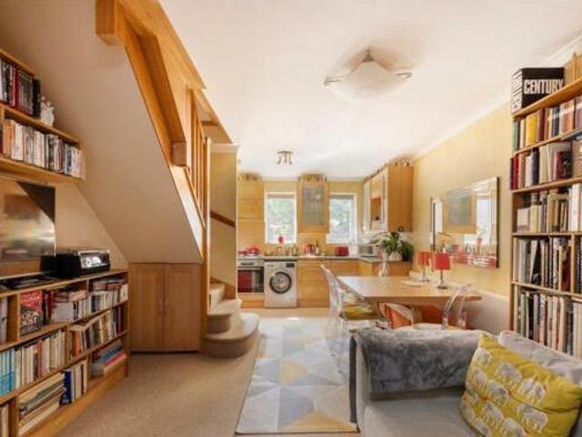 2 Bedroom Detached House For Sale In London