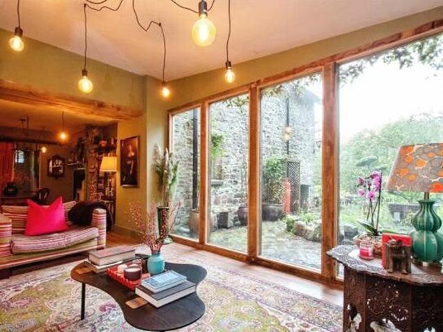 2 Bedroom Detached House For Sale In Llandybie, Ammanford