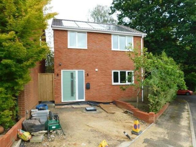 2 Bedroom Detached House For Sale In Lyndhurst, Hampshire