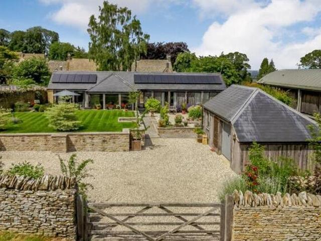 2 Bedroom Detached House For Sale In Moreton in marsh