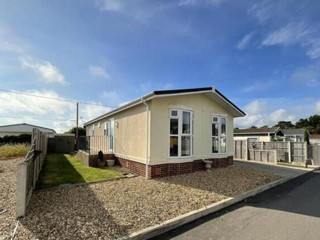 2 Bedroom Detached House For Sale In New Milton, Hampshire