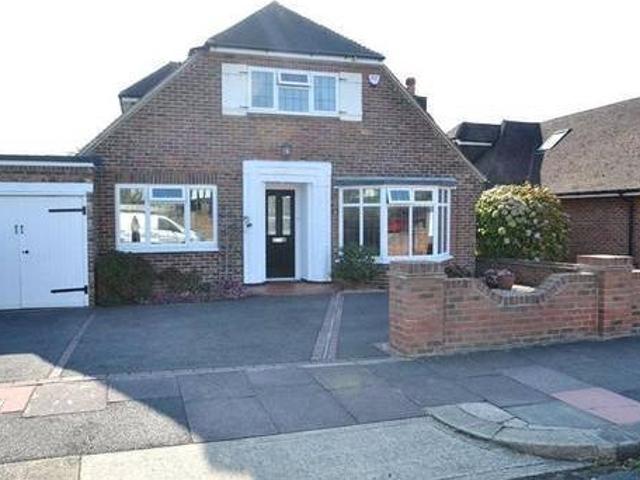2 bedroom detached house for sale in Smugglers Walk GoringbySea Worthing BN12