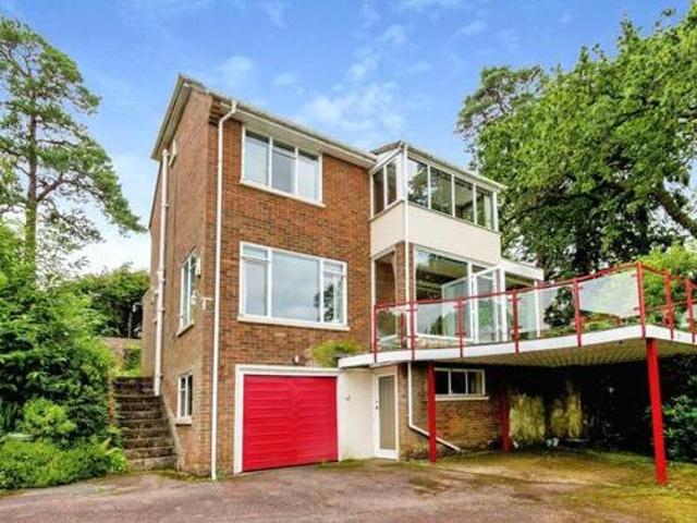 2 Bedroom Detached House For Sale In Southampton, Hampshire