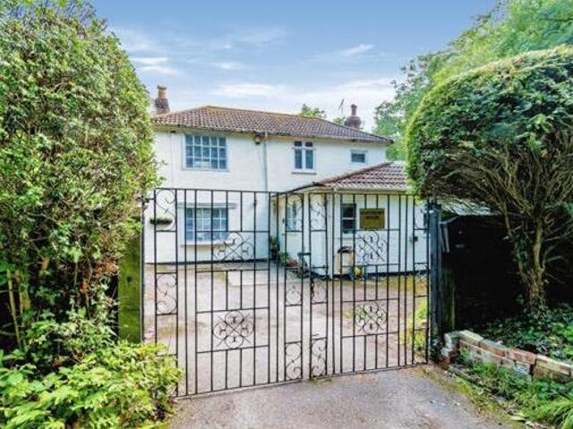 2 Bedroom Detached House For Sale In Southampton, Hampshire