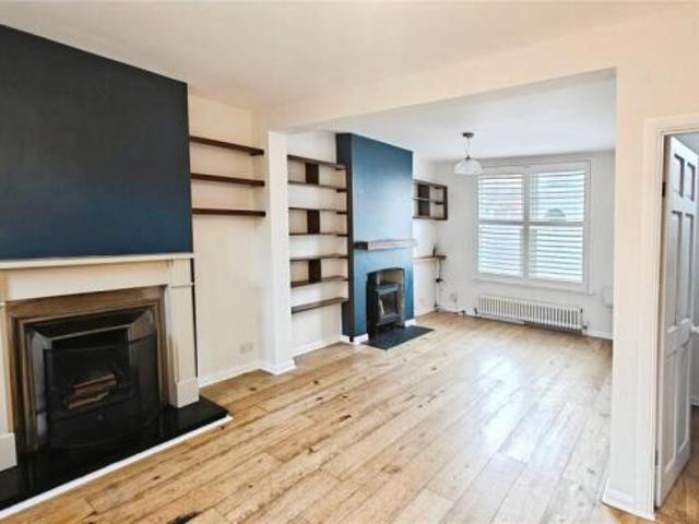 2 bedroom detached house for sale in Springfield Road, Guildford, Surrey, GU1