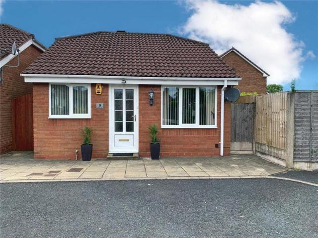 2 bedroom detached house for sale in St. Kenelms Road, Romsley.