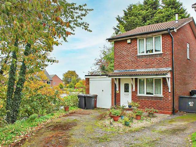 2 bedroom detached house for sale in Pickwick Place, Bilston, WV14 0LB, WV14