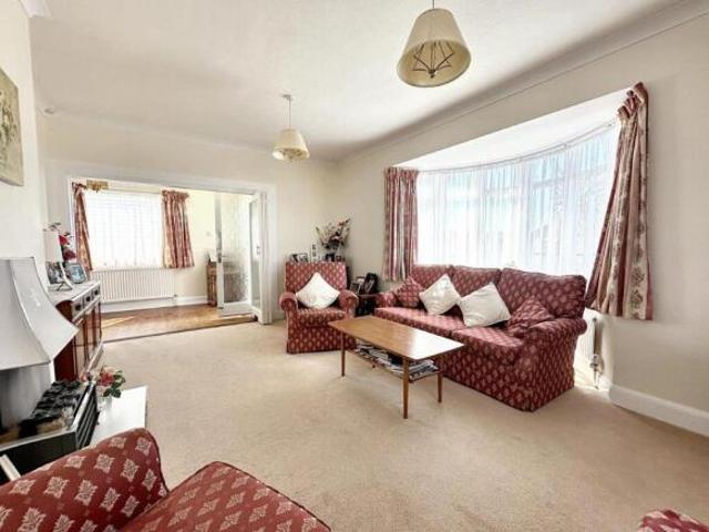 2 bedroom detached house for sale in Wicklands Avenue, Saltdean, BN2 8EQ, BN2