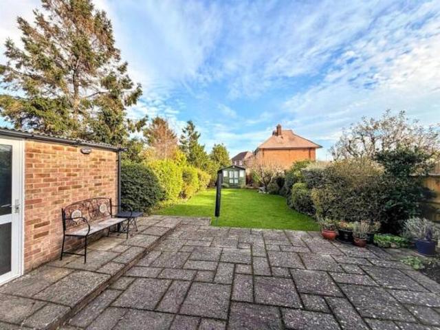 2 bedroom detached house for sale in Willingdon Park Drive, Eastbourne, BN22
