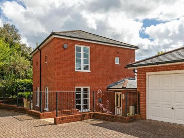 2 Bedroom Detached House For Sale In Winchester