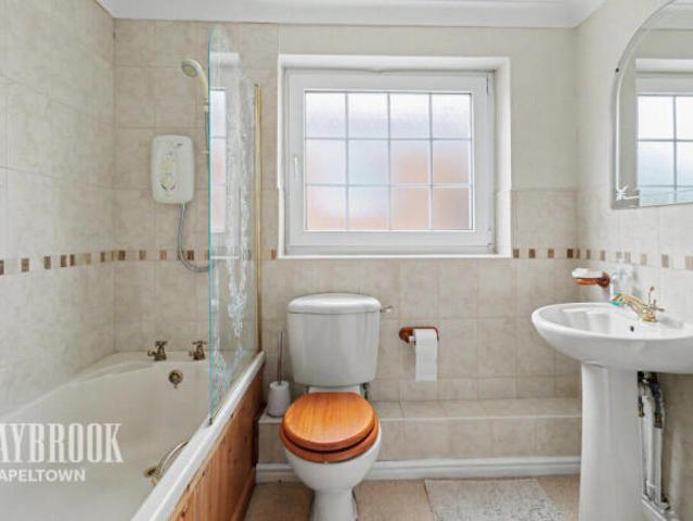 2 bedroom detached house for sale in Thompson Hill, High Green, S35