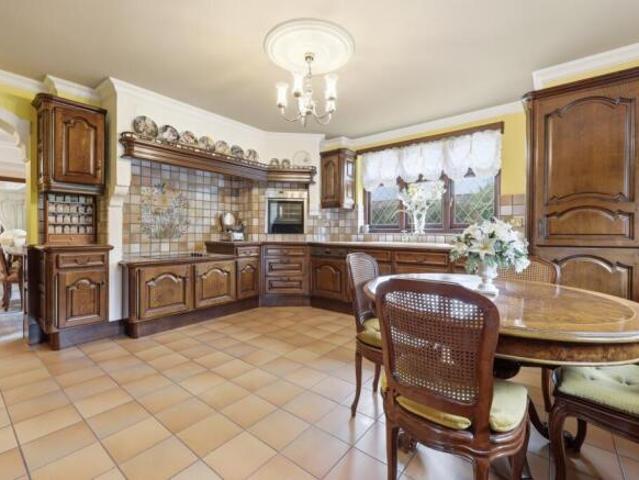 2 bedroom detached house for sale in Thorndon Park, Herongate, CM13