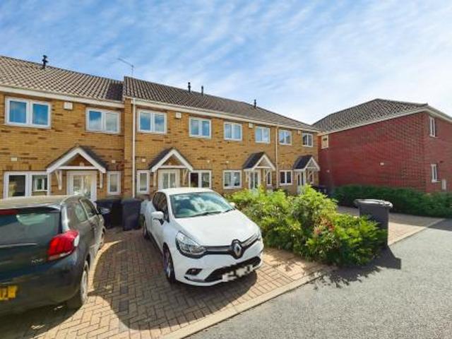 2 bedroom Detached house To Let