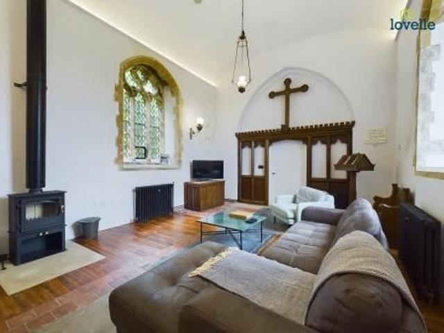 2 bedroom Detached house To Let