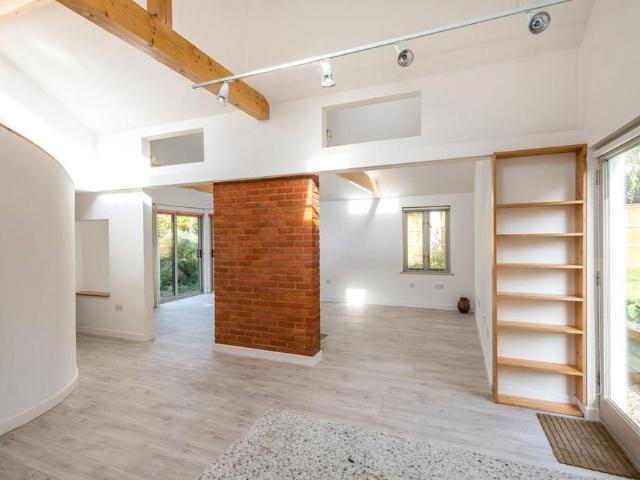 2 bedroom detached house to rent