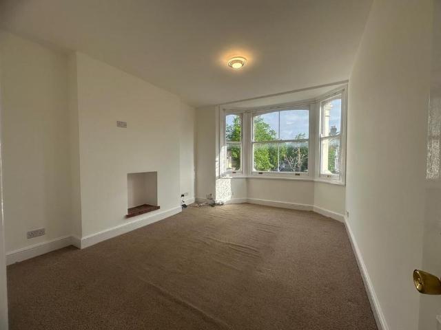 2 bedroom maisonette to rent