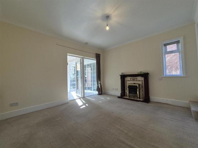 2 bedroom detached house to rent