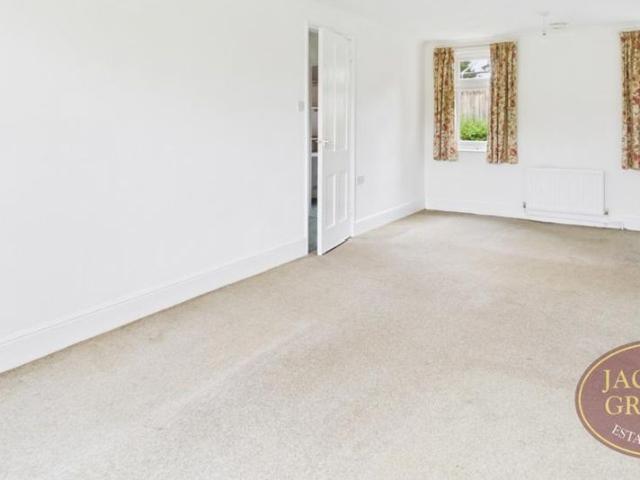 2 bedroom detached house to rent