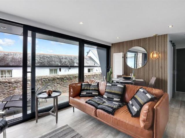 2 bedroom detached house to rent