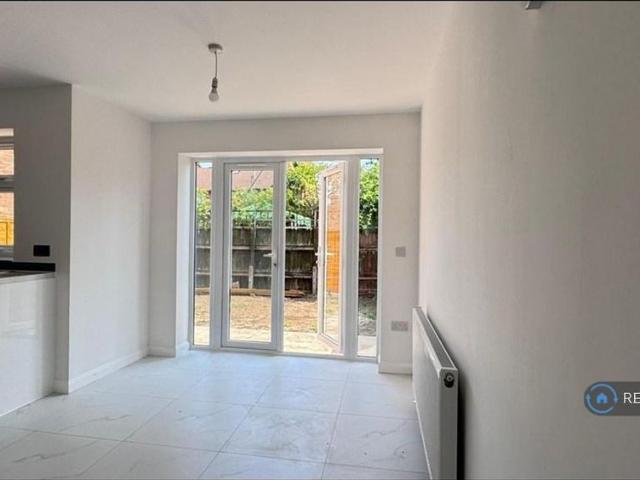 2 bedroom detached house to rent