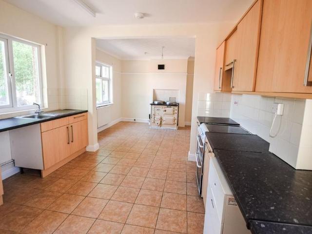2 bedroom detached house to rent