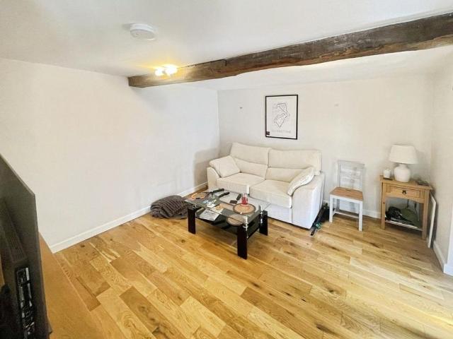 2 bedroom detached house to rent