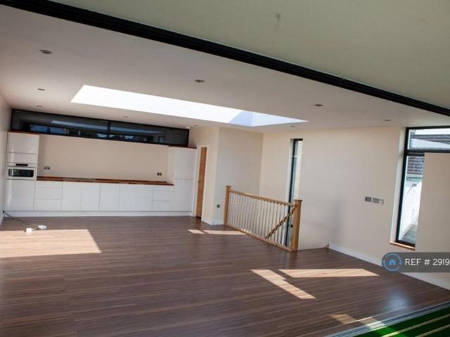 2 bedroom detached house to rent