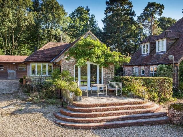 2 bedroom detached house to rent