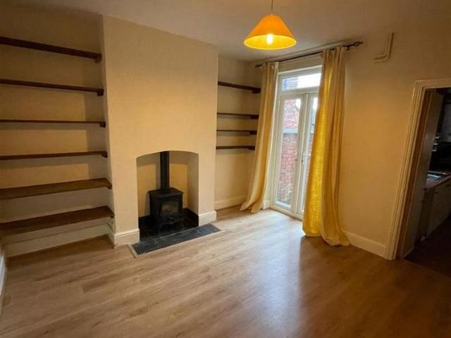 2 bedroom detached house to rent