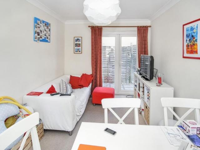 2 bedroom detached house to rent